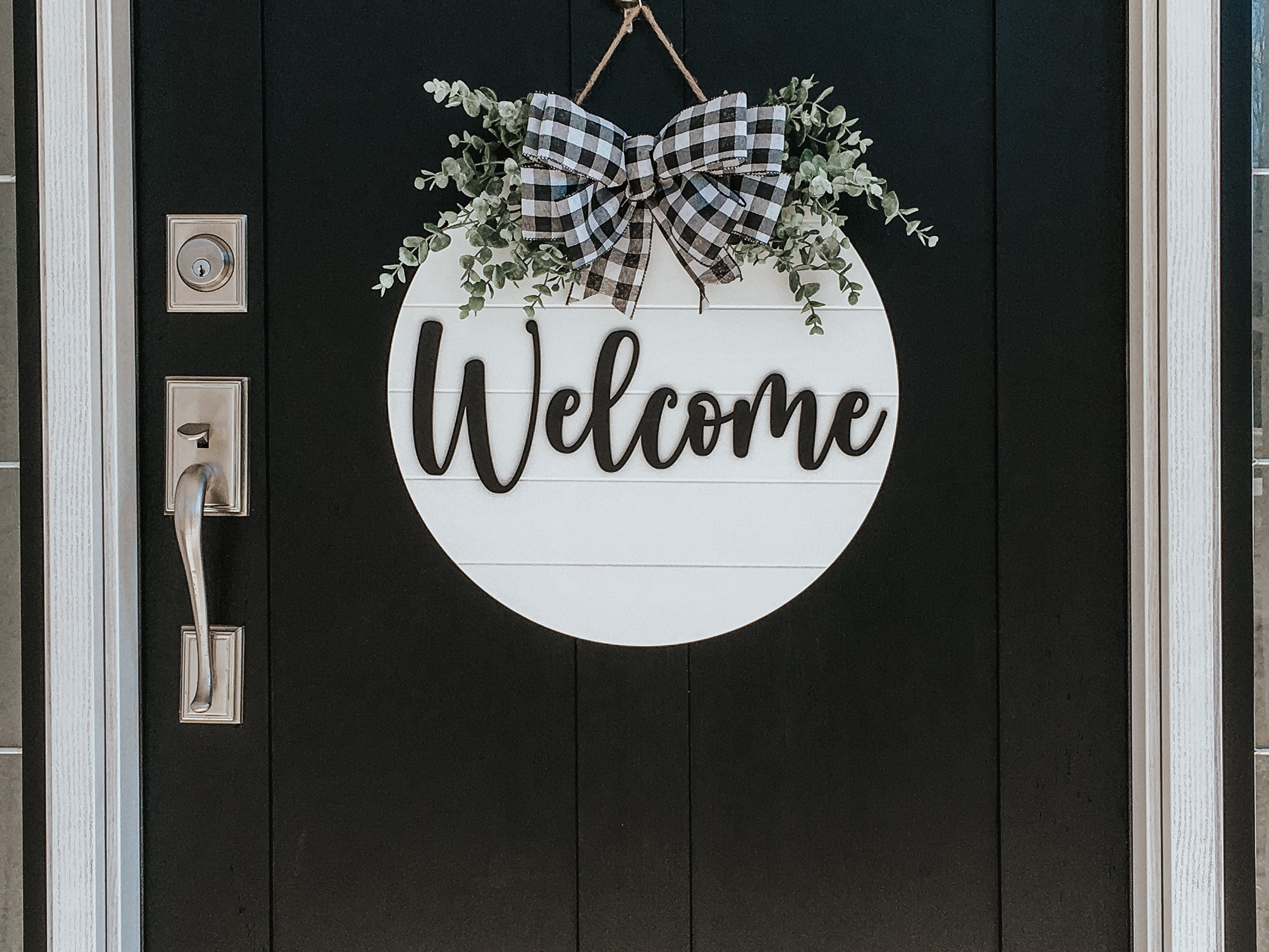 Round Shiplap Welcome Sign | Mama's Little Craft Room